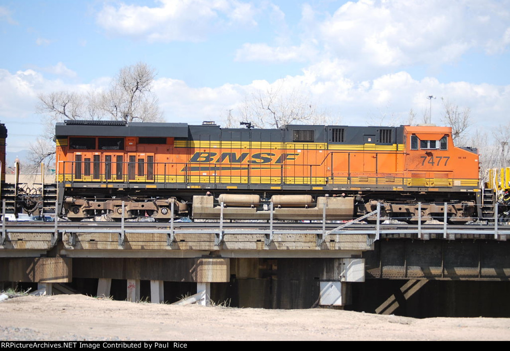 BNSF 7477